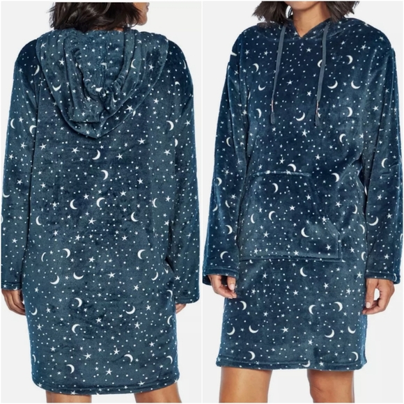 Wildfox | Intimates & Sleepwear | New Wildfox Plush Hooded Lounger ...